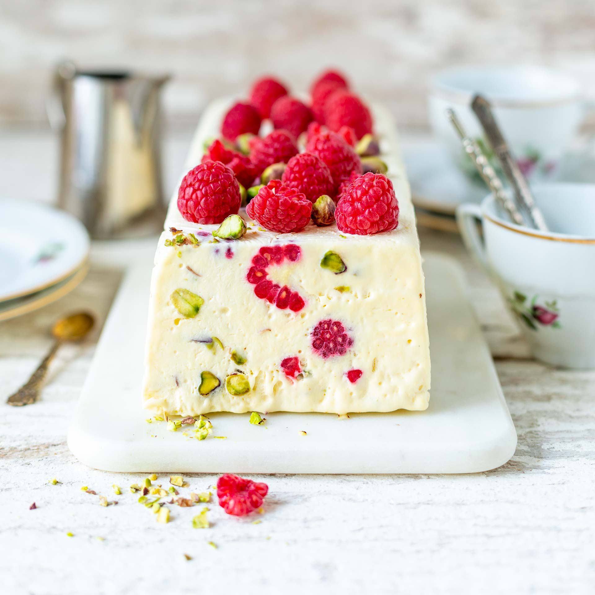SteviaSweet | Raspberry and pistachio semifreddo